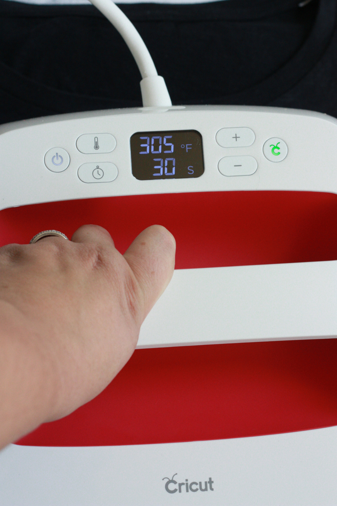 Create Custom T Shirts With The Cricut Easypress 2 Everyday Jenny